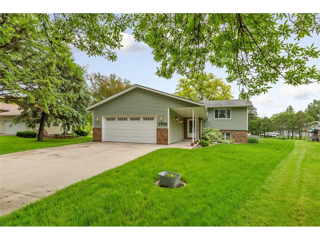 1709 Linda Lane, North Mankato, MN, 56003 | MLS: 6547711 | Edina Realty