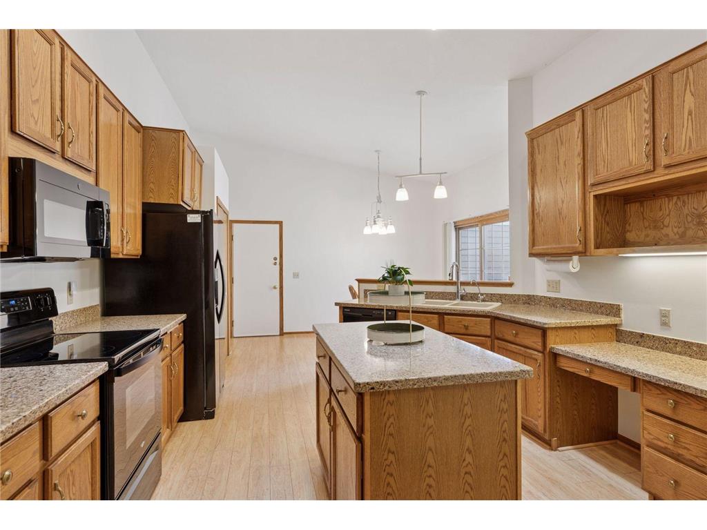 1731 Donegal Drive, Woodbury, MN, 55125 | MLS: 6741071 | Edina Realty