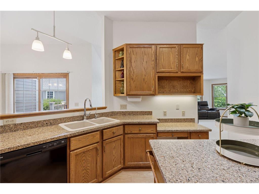 1731 Donegal Drive, Woodbury, MN, 55125 | MLS: 6741071 | Edina Realty