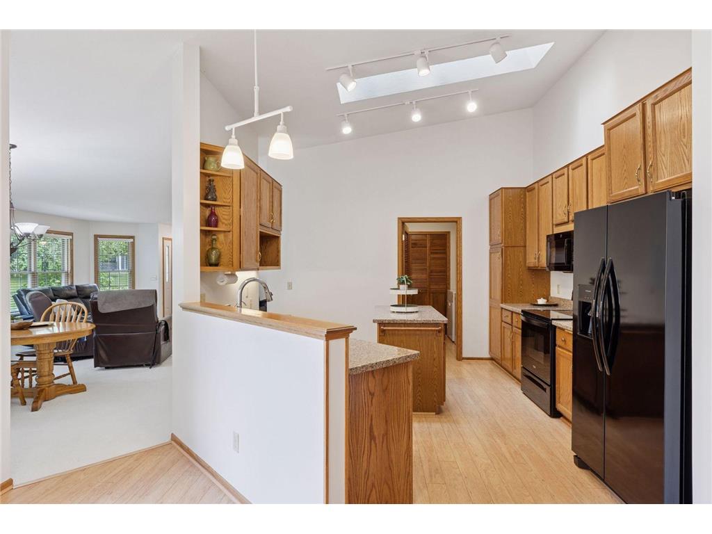 1731 Donegal Drive, Woodbury, MN, 55125 | MLS: 6741071 | Edina Realty