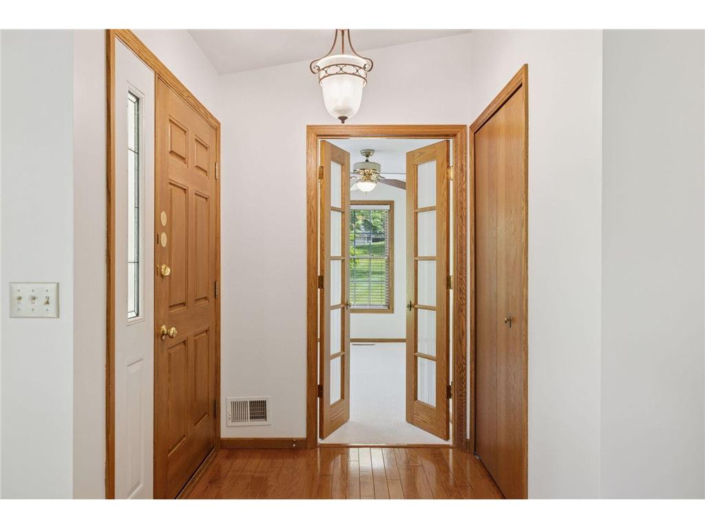 1731 Donegal Drive, Woodbury, MN, 55125 | MLS: 6741071 | Edina Realty