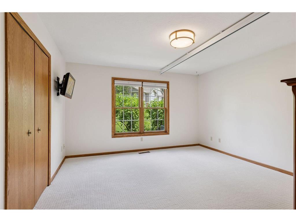 1731 Donegal Drive, Woodbury, MN, 55125 | MLS: 6741071 | Edina Realty