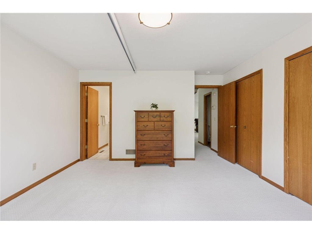 1731 Donegal Drive, Woodbury, MN, 55125 | MLS: 6741071 | Edina Realty