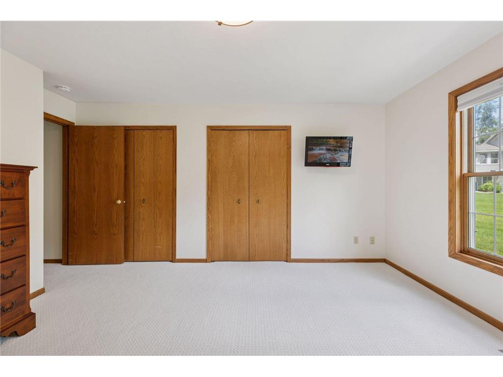 1731 Donegal Drive, Woodbury, MN, 55125 | MLS: 6741071 | Edina Realty