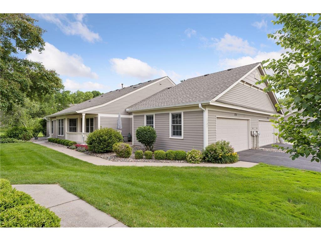 1731 Donegal Drive, Woodbury, MN, 55125 | MLS: 6741071 | Edina Realty