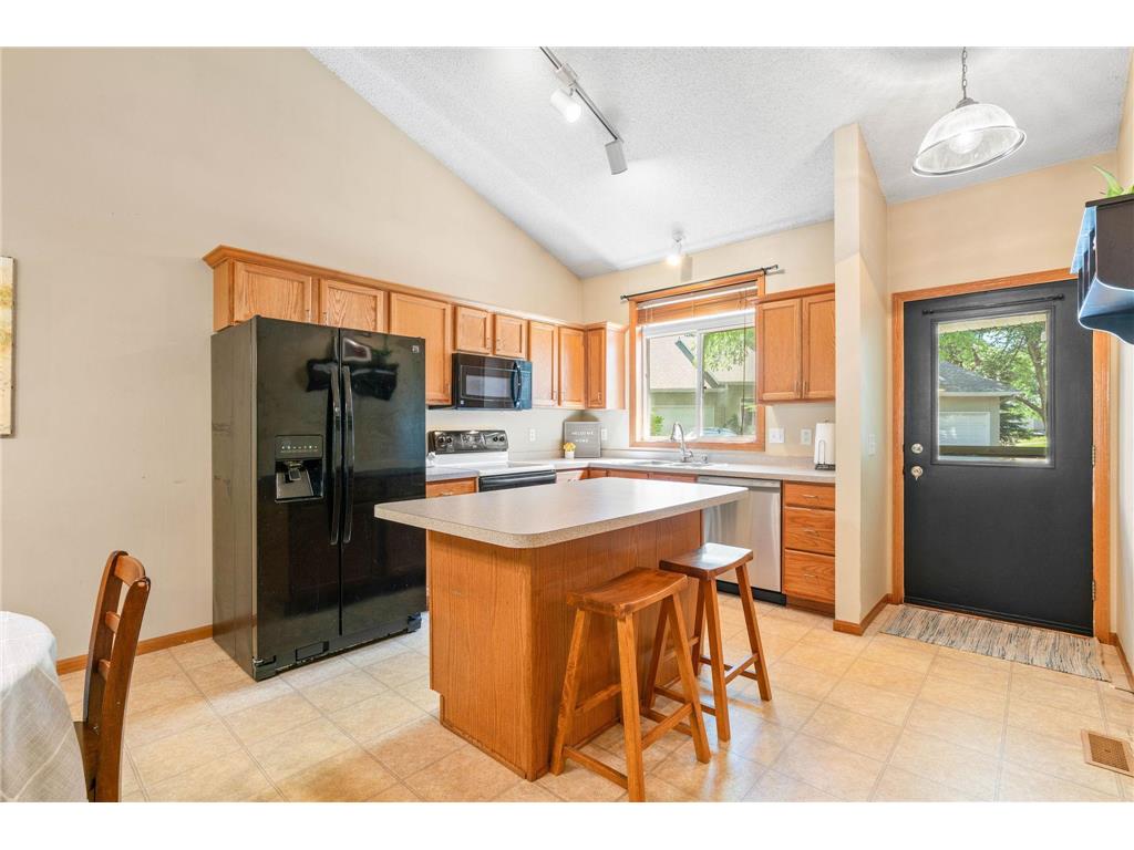 17325 Sunray Circle SW, Prior Lake, MN, 55372 | MLS: 6562187 | Edina Realty