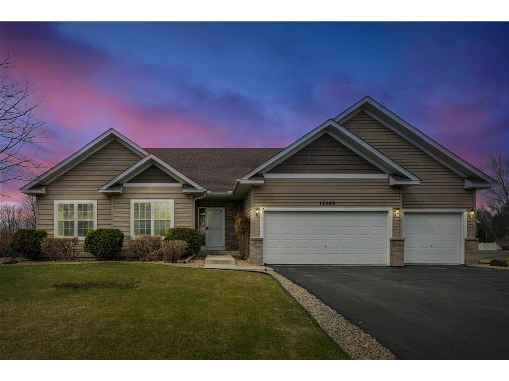 17469 Goldenview Avenue, Lakeville, MN, 55044 | MLS: 6658511 | Edina Realty