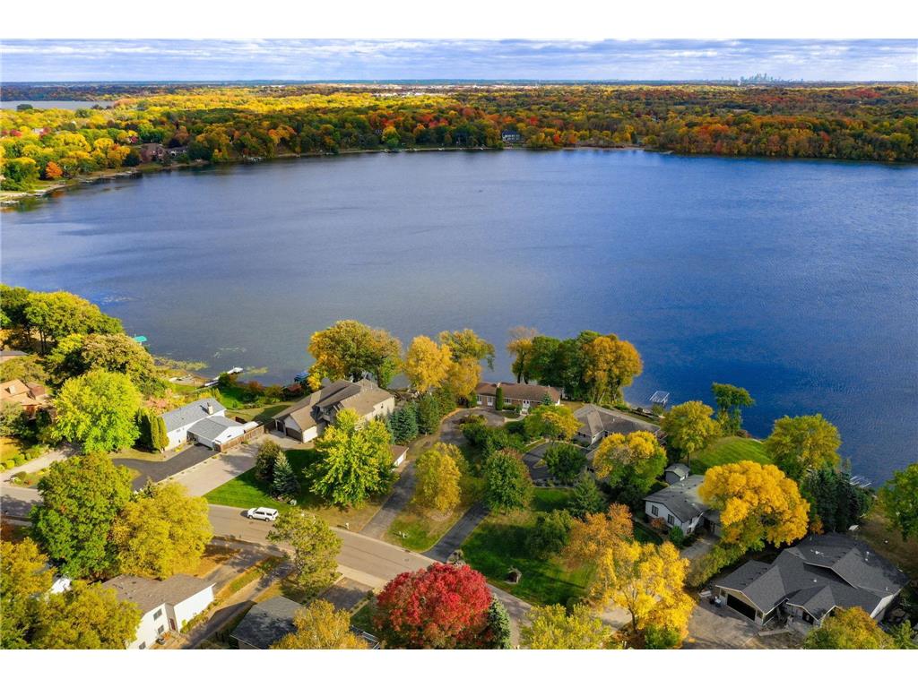 17775 Weaver Lake Dr, Maple Grove, MN, 55311 | MLS: 6268175 | Edina Realty