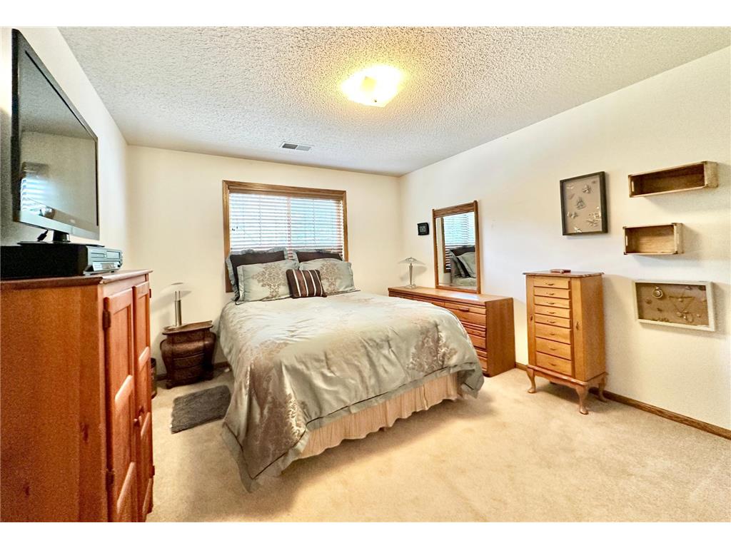 178 Primrose Court, Vadnais Heights, MN, 55127 | MLS: 6761281 | Edina ...