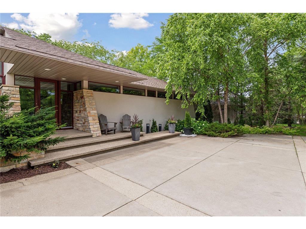 18002 Bearpath Trail, Eden Prairie, MN, 55347 | MLS: 6541616 | Edina Realty