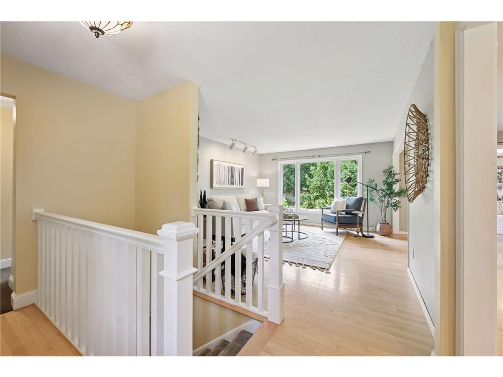 18025 Hummingbird Road, Deephaven, MN, 55391 | MLS: 6752223 | Edina Realty