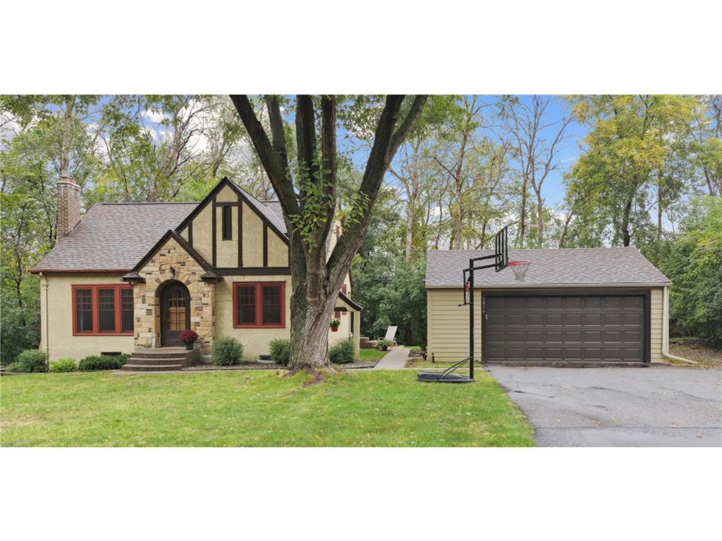 1810 Oakland Road, Minnetonka, MN, 55305 | MLS: 6426872 | Edina Realty