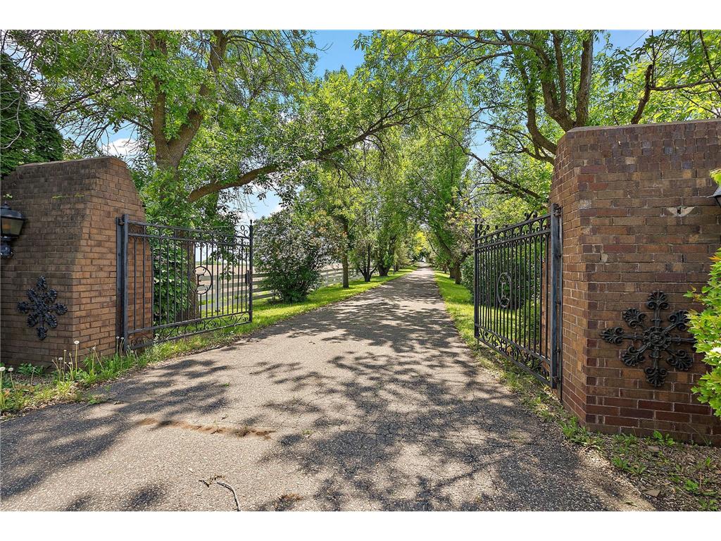 18121 N Diamond Lake Road, Dayton, MN, 55327 | MLS: 6731329 | Edina Realty