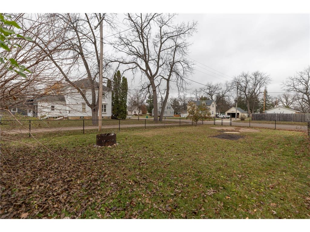 182 Lake Street E, Emmons, MN, 56029 | MLS: 6632174 | Edina Realty