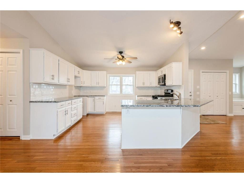 18462 Lakeview Point Drive NE, East Bethel, MN, 55092 | MLS: 6480384 ...