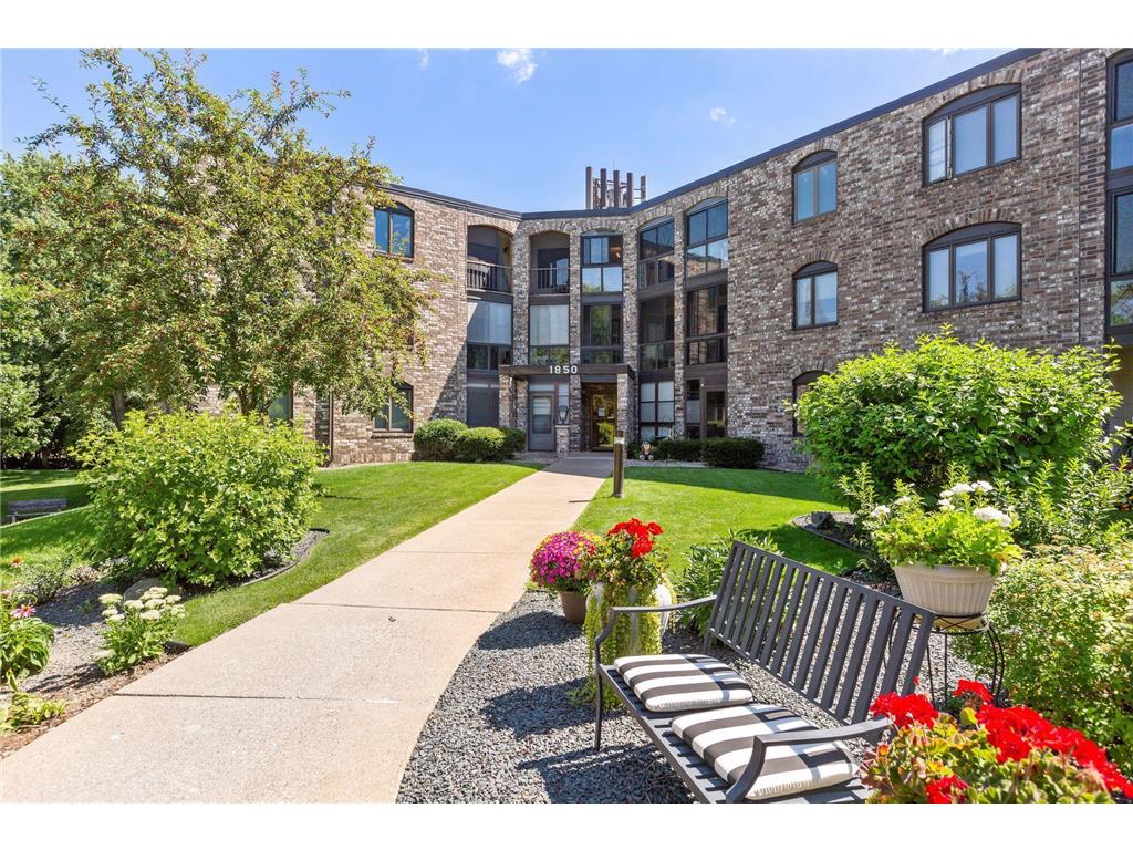 1850 Eagle Ridge Drive #E306, Mendota Heights, MN, 55118 | MLS: 6172753 ...