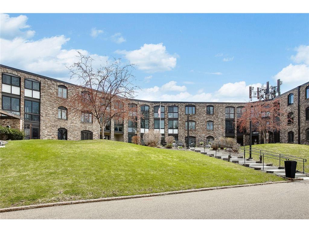 1860 Eagle Ridge Drive #301W, Mendota Heights, MN, 55118 | MLS: 6361165 ...