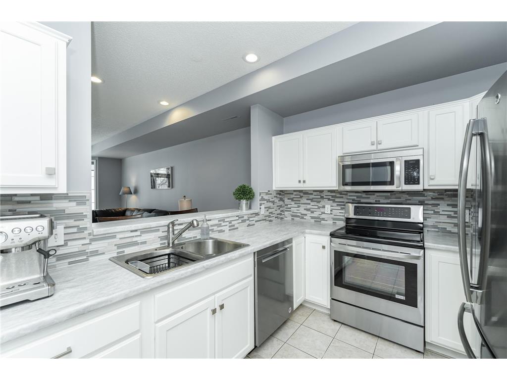 1868 Tiffany Cove Lane SW, Rochester, MN, 55902 | MLS: 6680621 | Edina ...