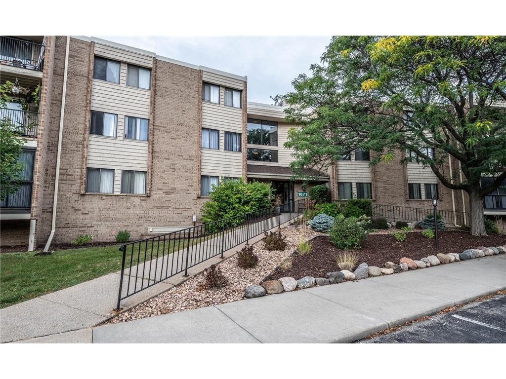 1871 Silver Bell Road #313, Eagan, MN, 55122 | MLS: 6257877 | Edina Realty
