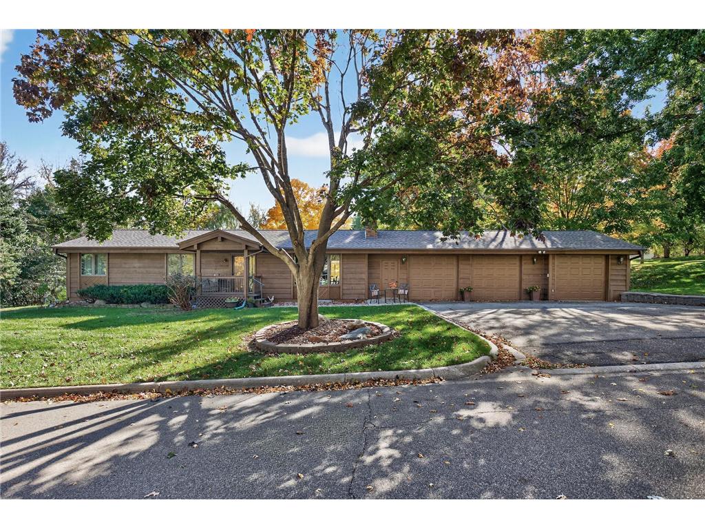 18869 Clear View Drive, Minnetonka, MN, 55345 | MLS: 7016328 | Edina Realty