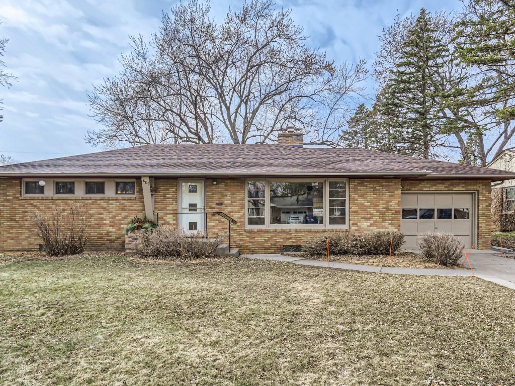 1887 Simpson Street, Falcon Heights, MN, 55113 | MLS: 6482847 | Edina ...