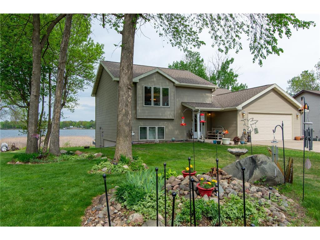 1900 White Cloud Drive E, Isle, MN, 56342 | MLS: 6758876 | Edina Realty