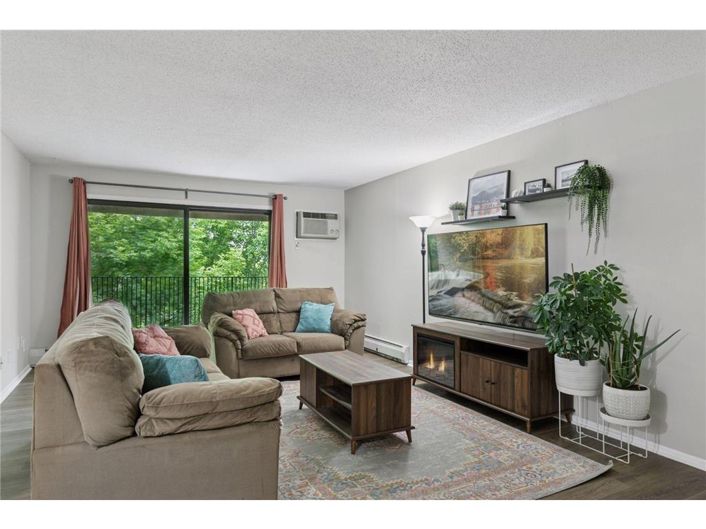 1903 Silver Bell Road #314, Eagan, MN, 55122 | MLS: 6702730 | Edina Realty