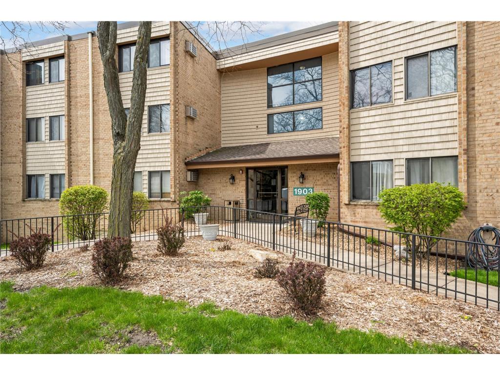 1903 Silver Bell Road #317, Eagan, MN, 55122 | MLS: 6528748 | Edina Realty