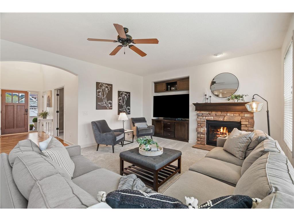 19325 Huntington Avenue, Lakeville, MN, 55044 | MLS: 6708393 | Edina Realty