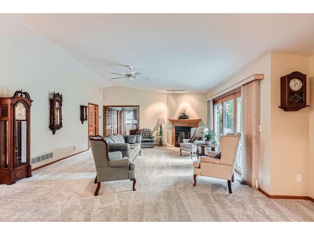1933 Crown Point Drive, Mendota Heights, MN, 55118 | MLS: 6733920 ...