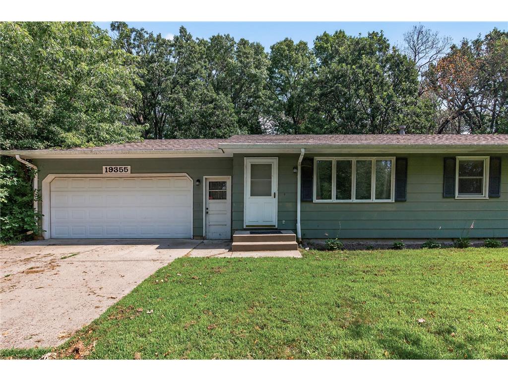 19355 University Avenue, East Bethel, MN, 55011 | MLS: 6755897 | Edina ...