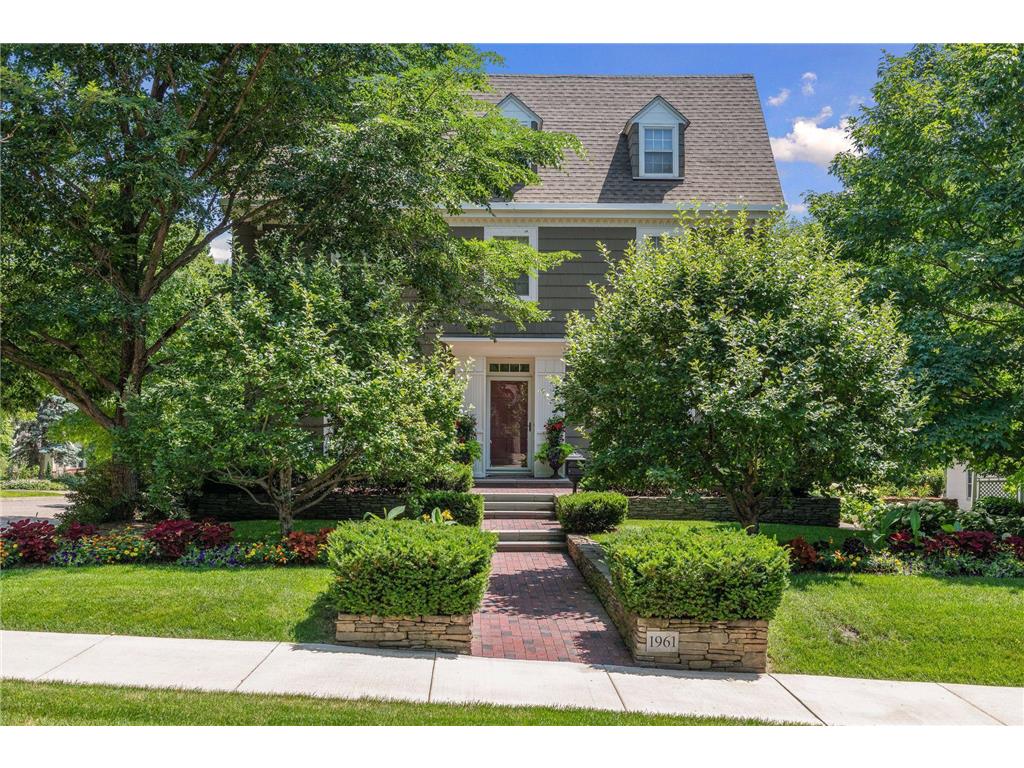 1961 Kenwood Parkway, Minneapolis, MN, 55405 | MLS: 6578466 | Edina Realty