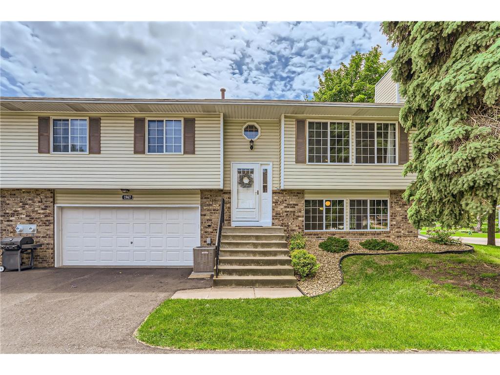 1967 Bielenberg Dr, Woodbury, MN, 55125 | MLS: 6537865 | Edina Realty