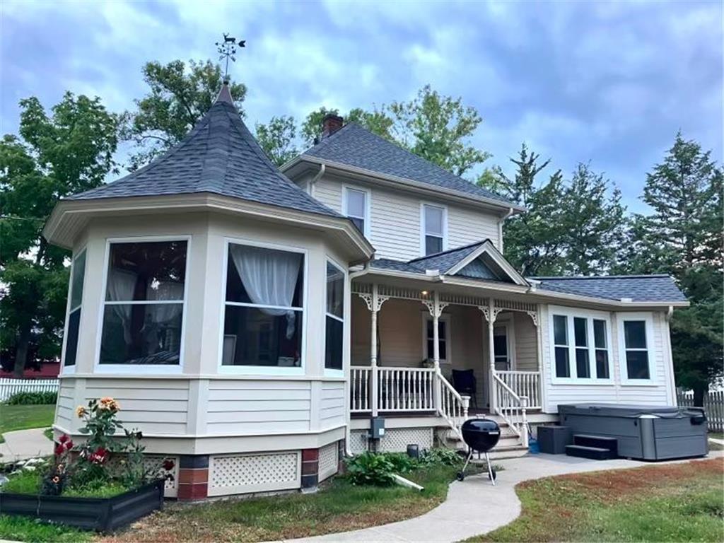 197 Dakota Avenue NW, Pennock, MN, 56279 | MLS: 6400919 | Edina Realty