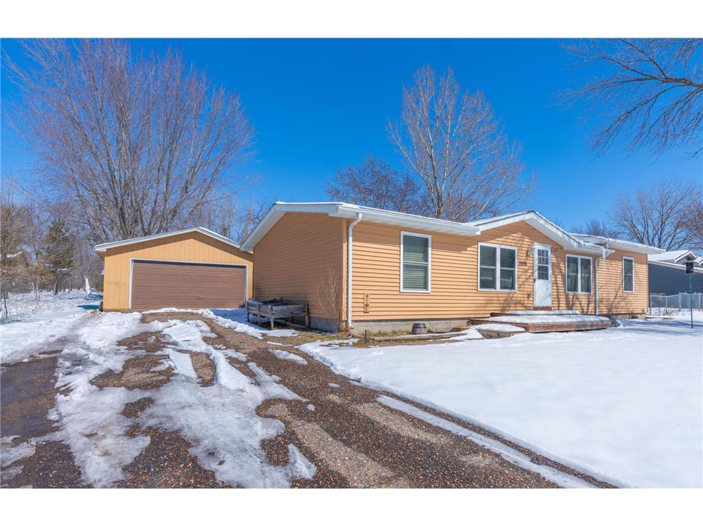 1976 Robin Lane S, Centerville, MN, 55038 | MLS: 6487759 | Edina Realty