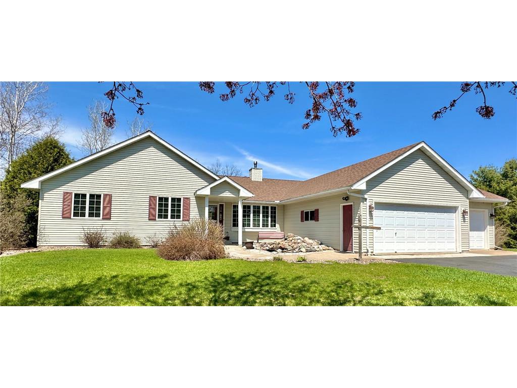 1979 104th Street, New Richmond, WI, 54017 | MLS: 6688084 | Edina Realty