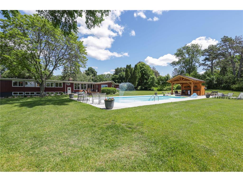 2 Martin Lane, North Oaks, MN, 55127 | MLS: 6497991 | Edina Realty