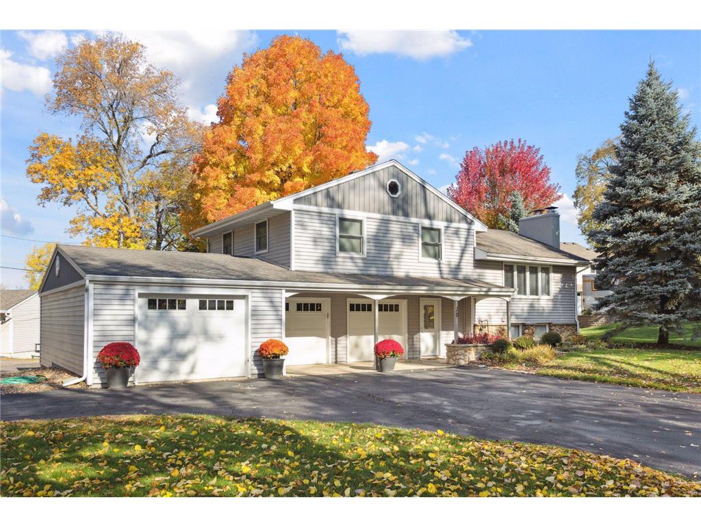 20 Interlachen Lane, Tonka Bay, MN, 55331 | MLS: 6524816 | Edina Realty