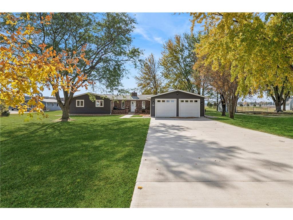 200 Greenwood Avenue W, Hector, MN, 55342 | MLS: 6612452 | Edina Realty