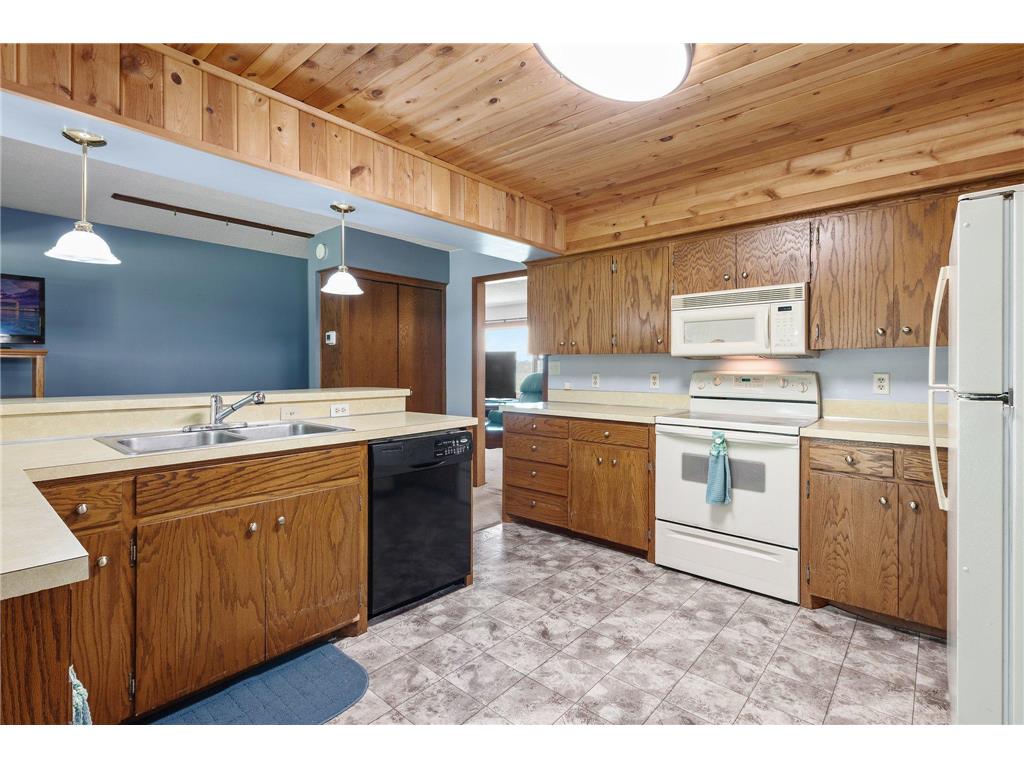 2002 40th Avenue, Osceola, WI, 54020 | MLS: 6549920 | Edina Realty