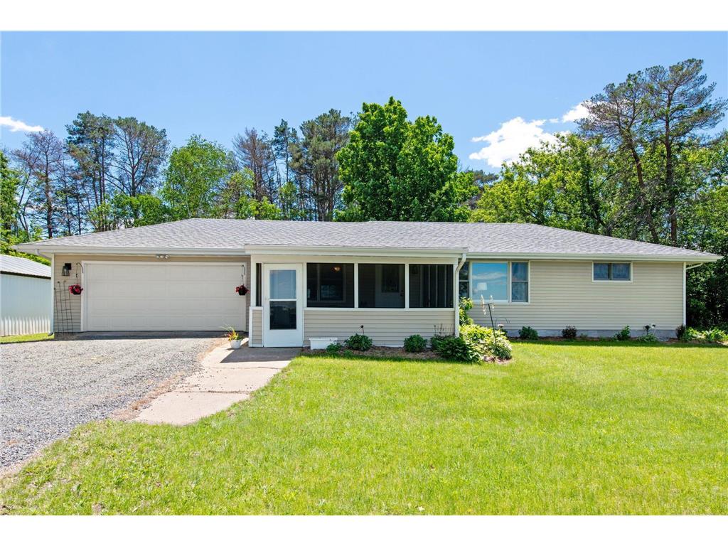 2002 40th Avenue, Osceola, WI, 54020 | MLS: 6549920 | Edina Realty