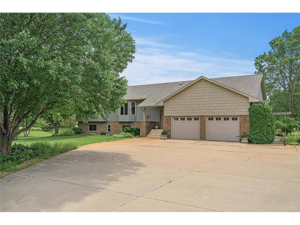 20055 County Road 117, Corcoran, MN, 55374 | MLS: 6566317 | Edina Realty