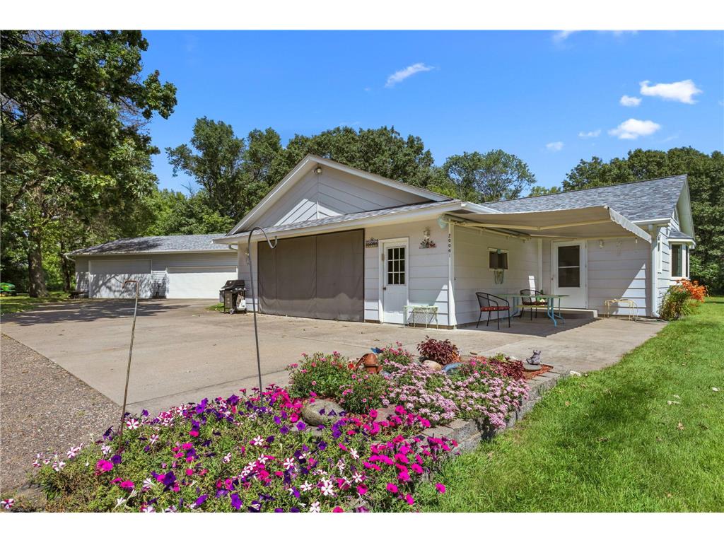 20061 Flintwood Street NW, Oak Grove, MN, 55011 | MLS: 6712611 | Edina ...
