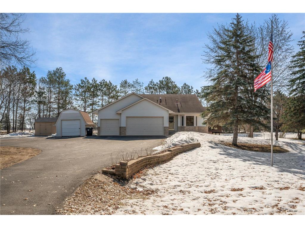 20061 Quinn Street NW, Oak Grove, MN, 55011 | MLS: 6351170 | Edina Realty