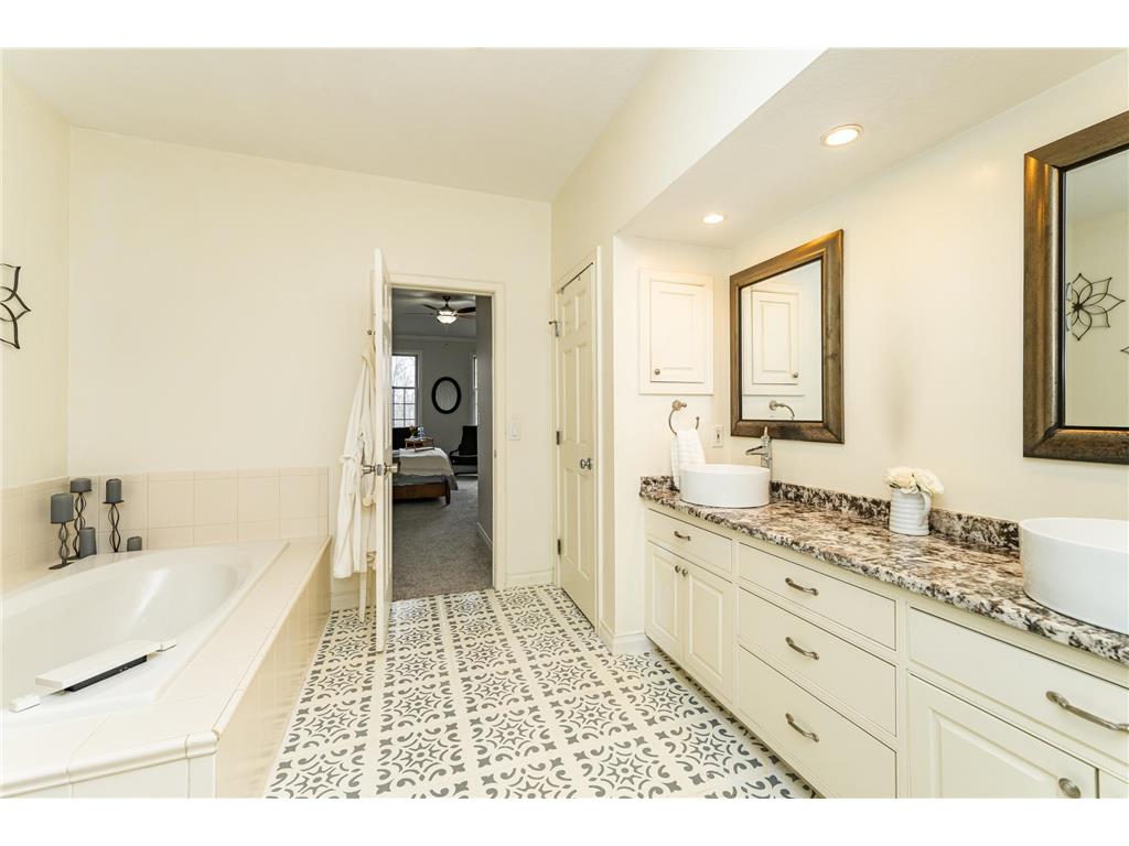 2011 Baihly Heights Drive SW, Rochester, MN, 55902 | MLS: 7013079 ...