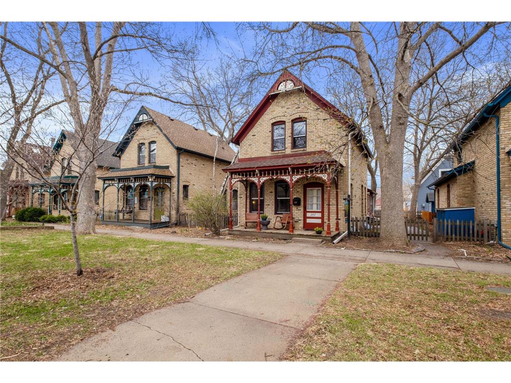 2017 Milwaukee Avenue, Minneapolis, MN, 55404 | MLS: 6341807 | Edina Realty