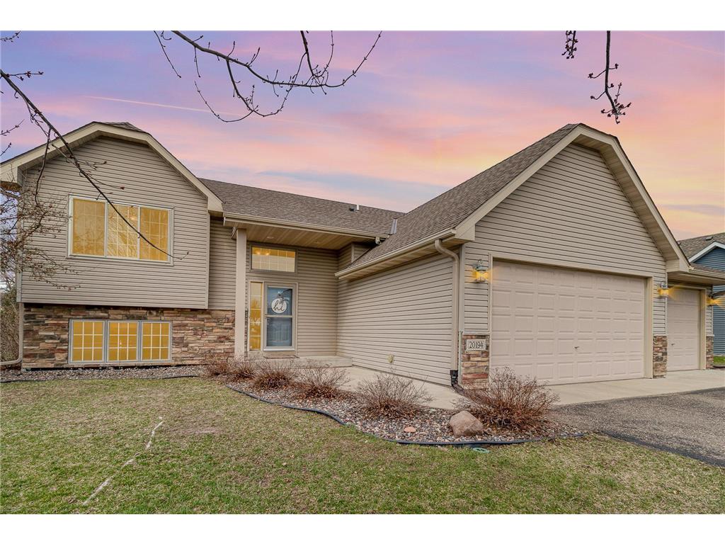 20194 Farnham Avenue N, Forest Lake, MN, 55025 | MLS: 6519977 | Edina ...