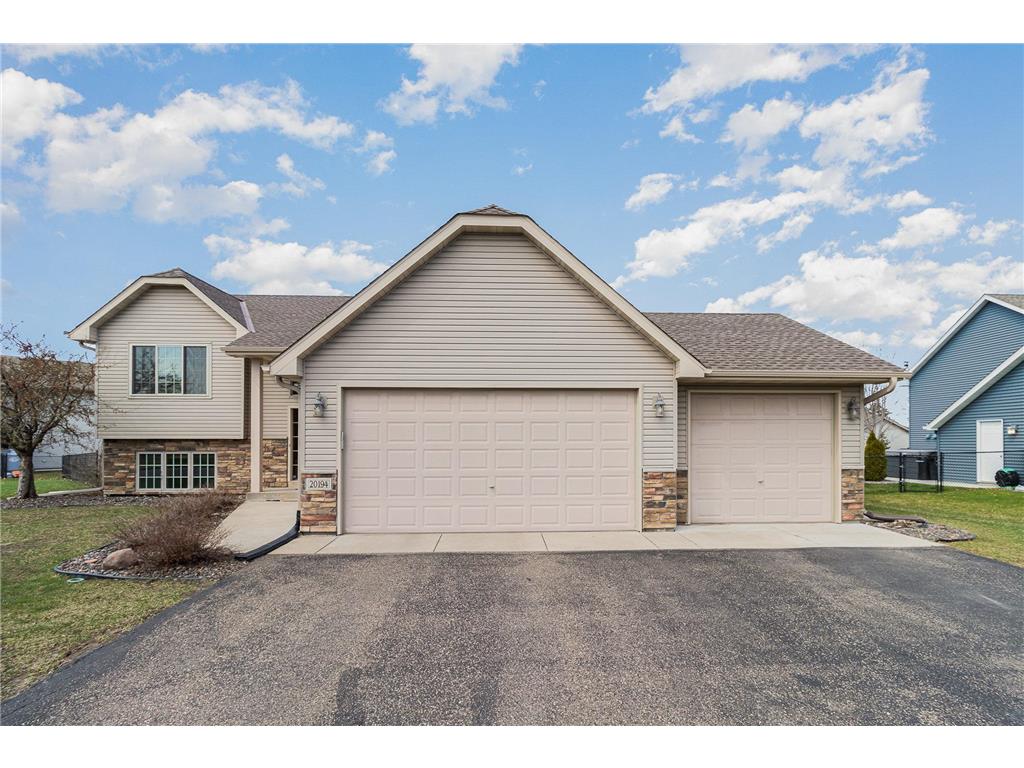 20194 Farnham Avenue N, Forest Lake, MN, 55025 | MLS: 6519977 | Edina ...