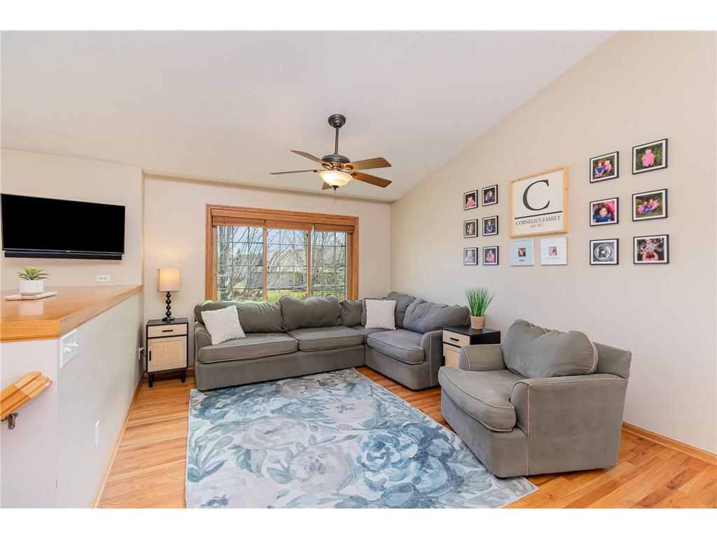 20194 Farnham Avenue N, Forest Lake, MN, 55025 | MLS: 6519977 | Edina ...