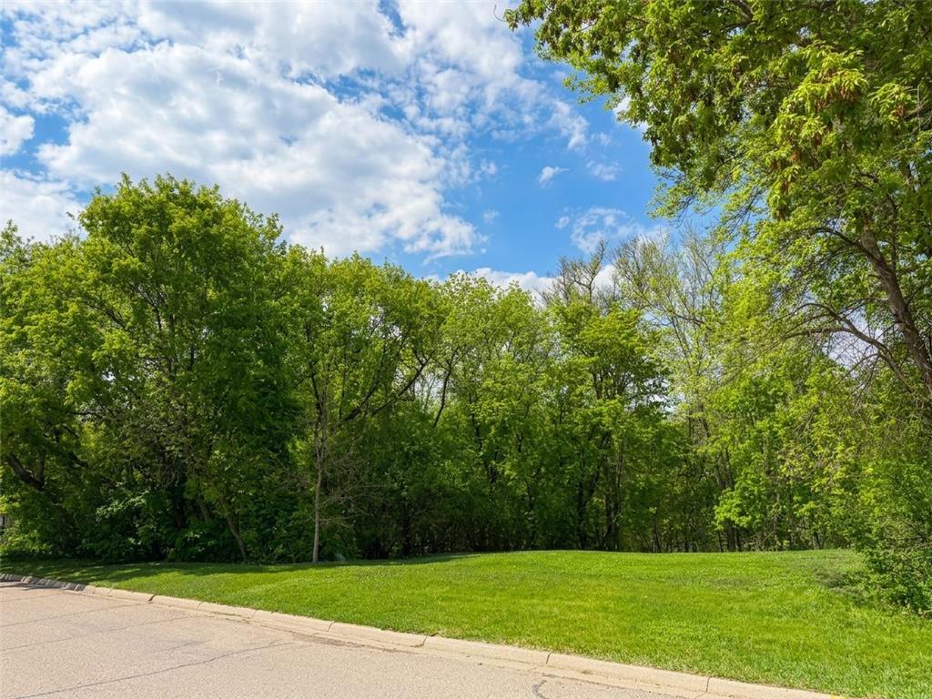 202 W Everett Avenue, Fergus Falls, MN, 56537 | MLS: 7079261 | Edina Realty